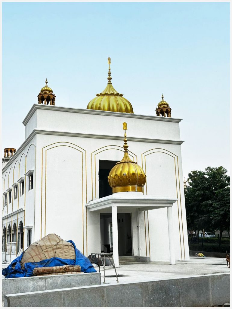 Gurdwara Domes (Gumbad) & Darshani Deori - Gurudwara Sahib Mumbai ...